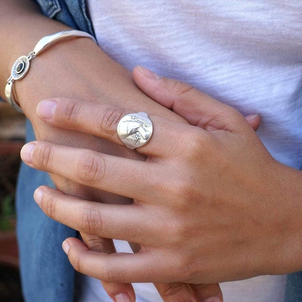 Feminine Ring - Etsy