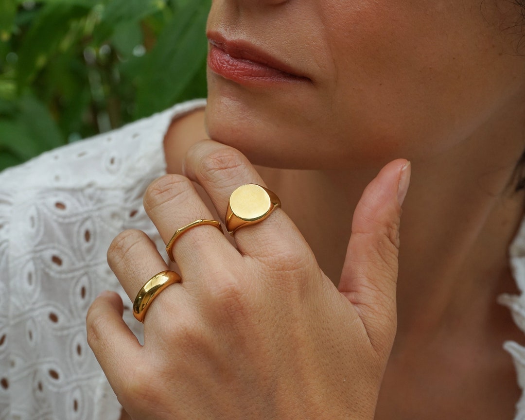 Gold Classic ROUND SIGNET Ring, Large Stainless Steel Dainty Geometric ...