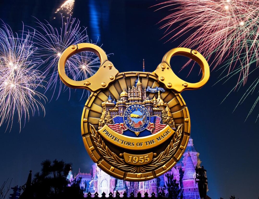 Mickey Mouse Clubhouse Challenge Coin: Handcuff Design, Disneyland Gift ...