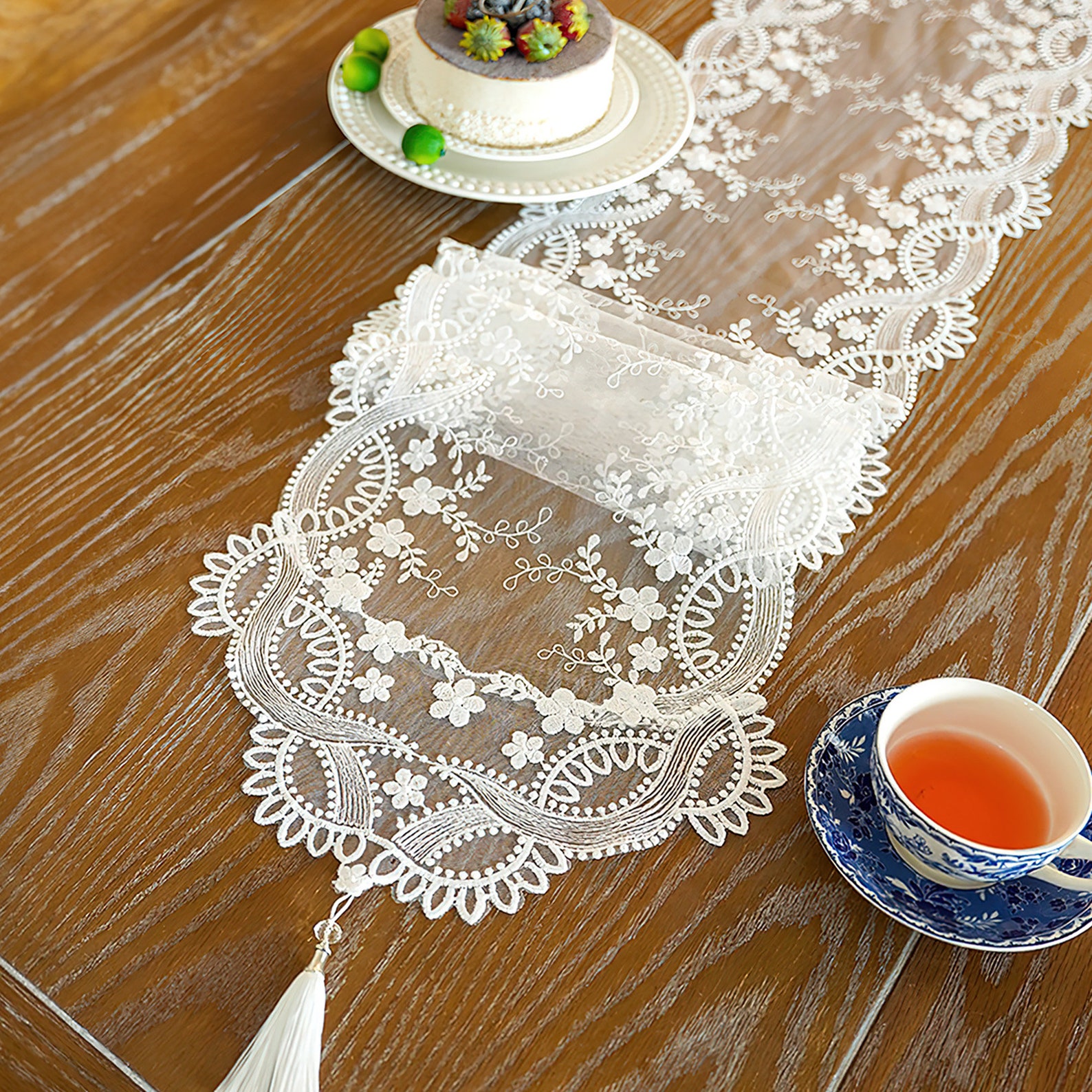 White Lace Table Runner, Vintage Style Embroidered Flower Table Flag ...
