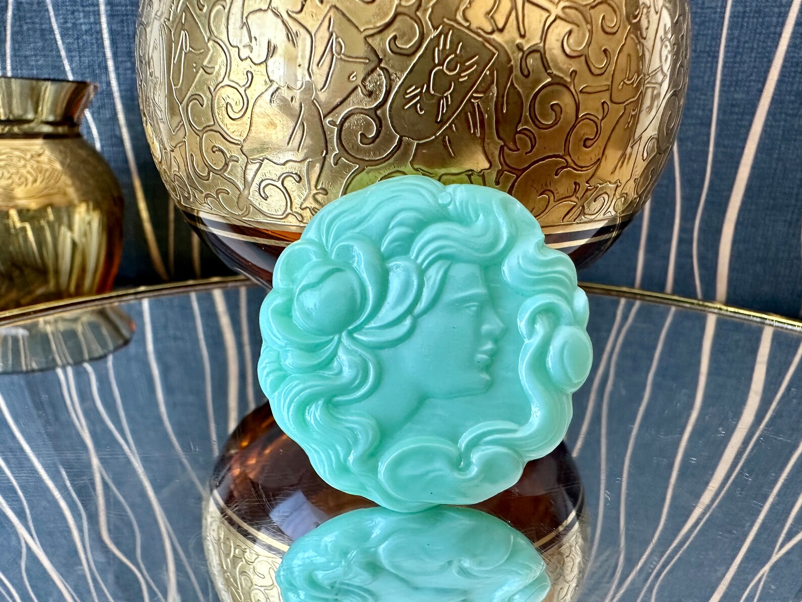 Radiant Uranium Glass Button - 3.9 Cm Diameter for Unique Fashion ...