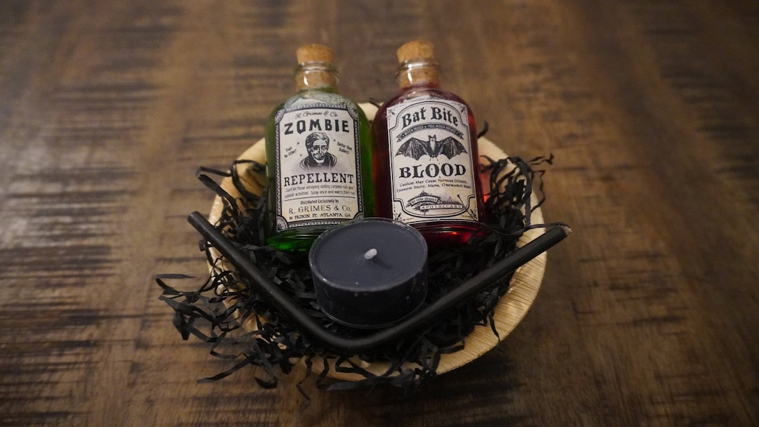 Horror Soaps Bloody Soap and Zombie Repellent Shampoo 2 Black Candles ...