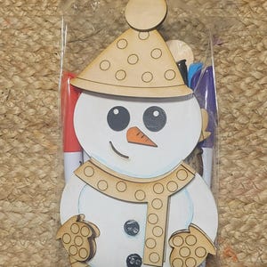 Personalized Snowman Kit With 12 Markers and 9 Velcro Accessories for ...