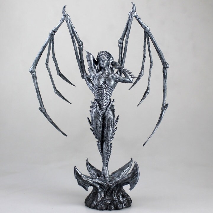 Starcraft Kerrigan Statue - Etsy