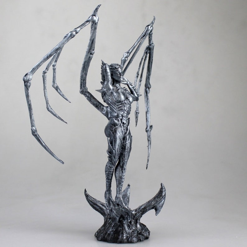 Starcraft Kerrigan Statue - Etsy