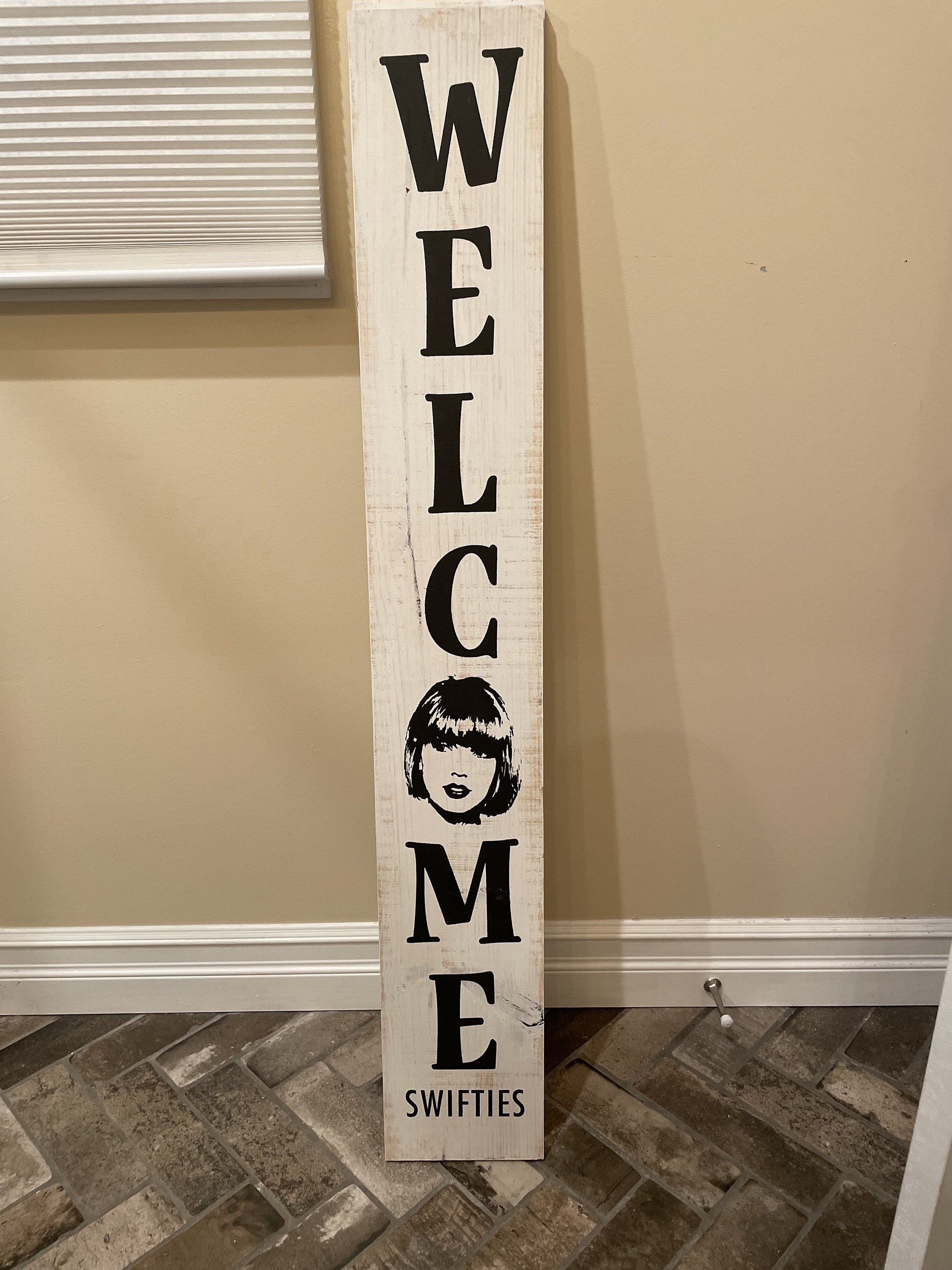 Taylor Swift Welcome Swifties Signs - Etsy