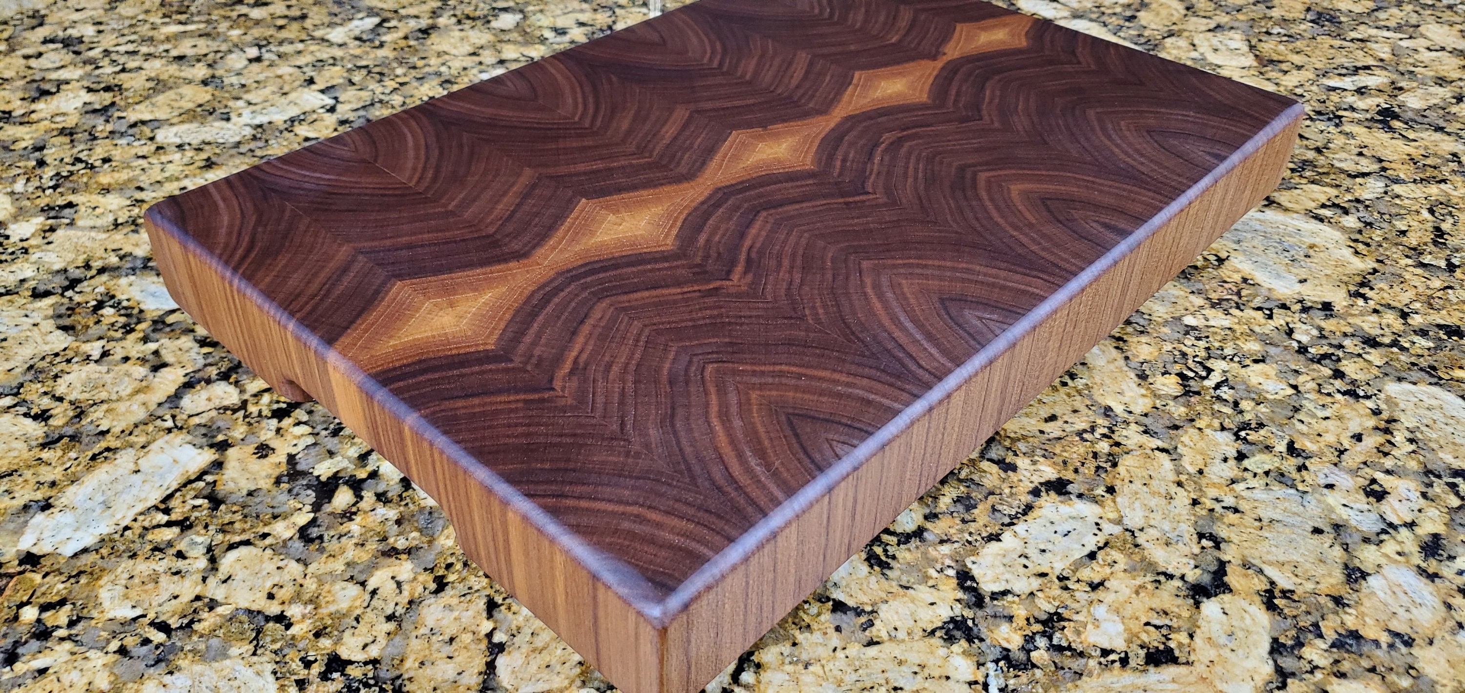 Walnut End Grain Cutting Board With Diamond Pattern - Etsy