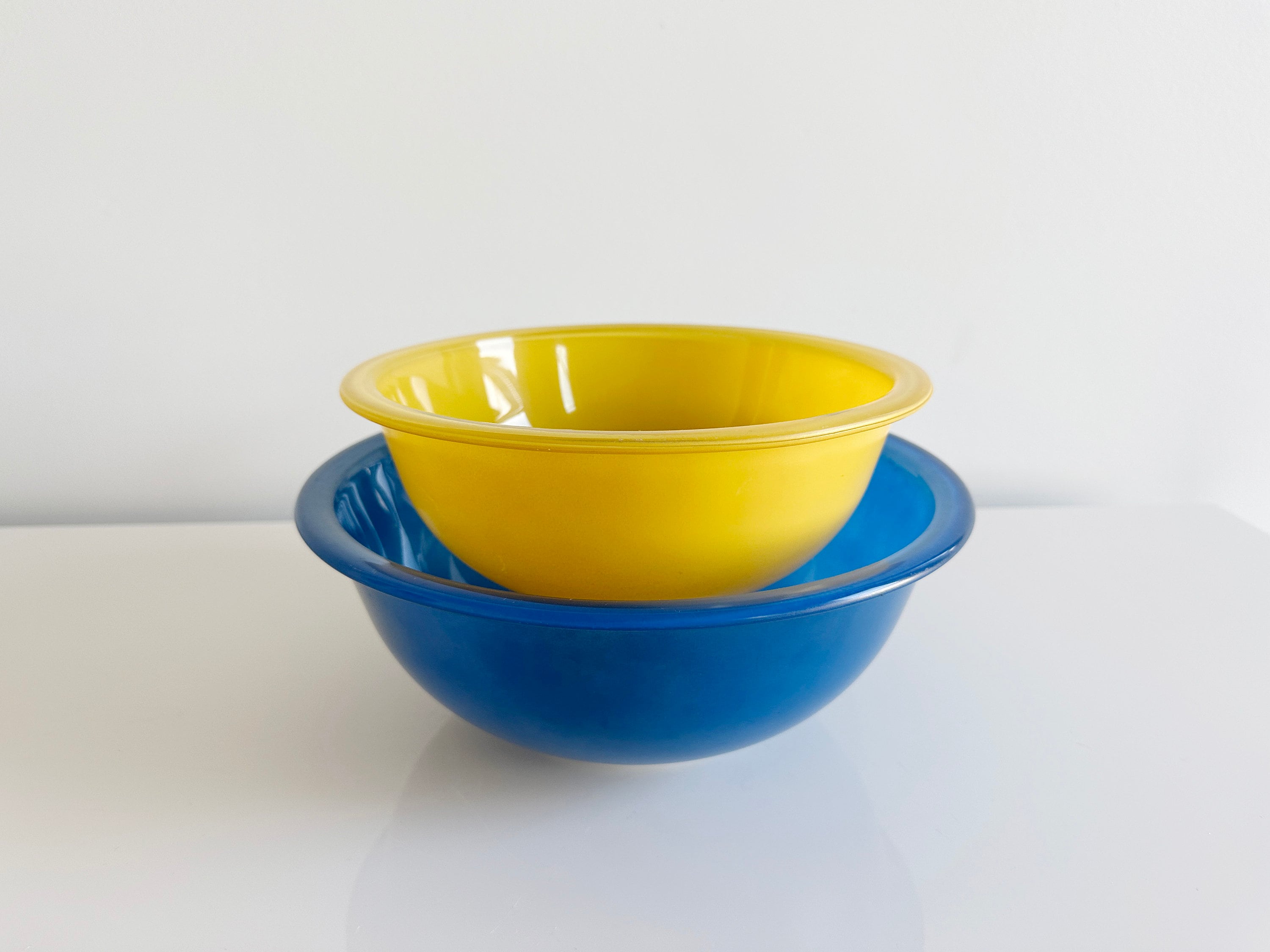 Pyrex Glass Nesting Bowls Primary Colors Blue Yellow USA - Etsy