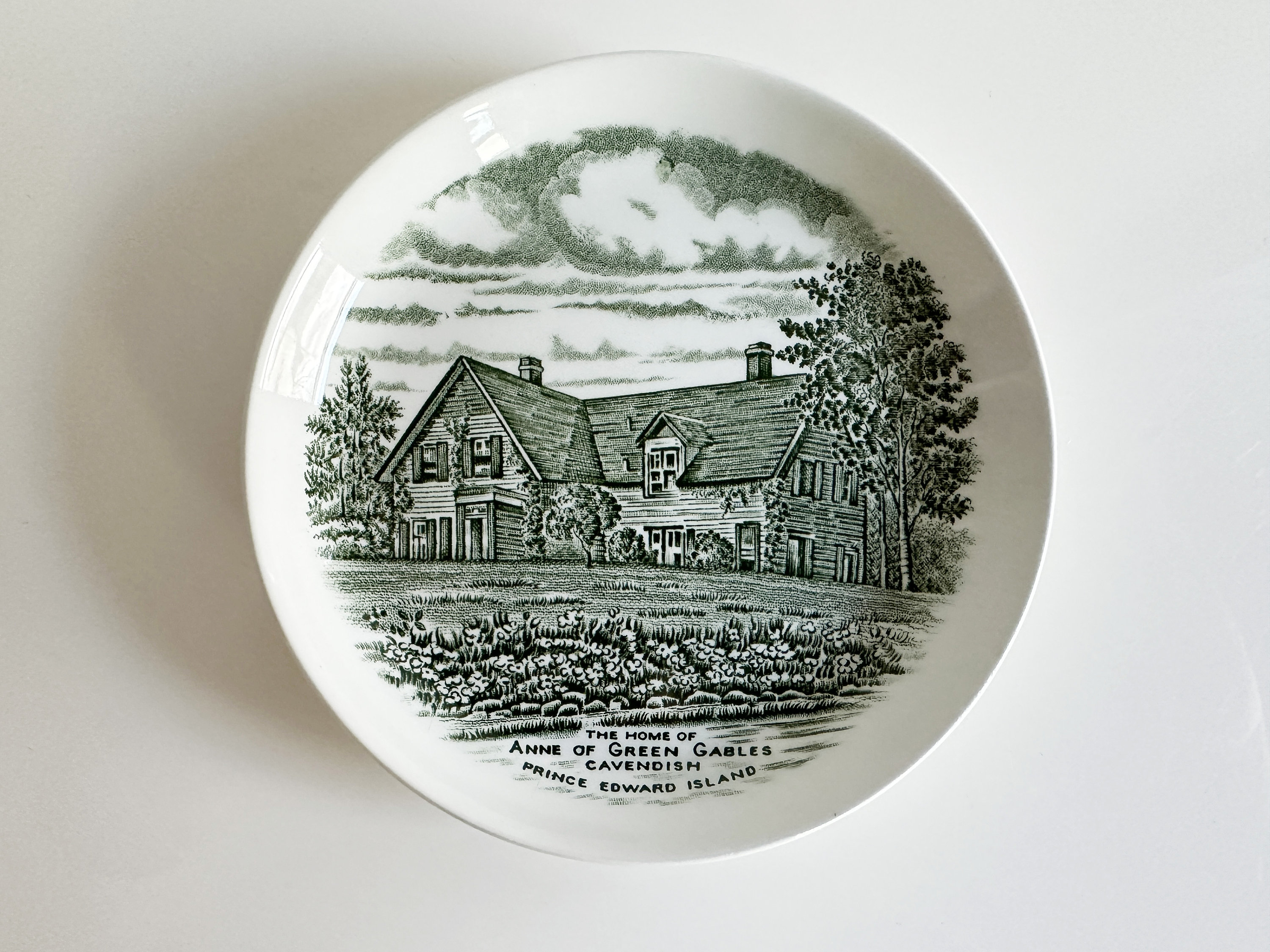 Anne of Green Gables Cavendish Prince Edward Island Souvenir Pin Plate ...