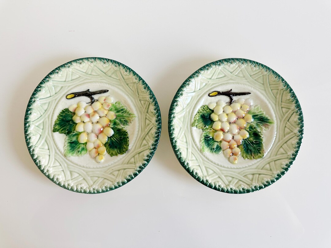 Pair of Majolica Grape Wall Hanging Plates Hand-painted Italy Vintage ...