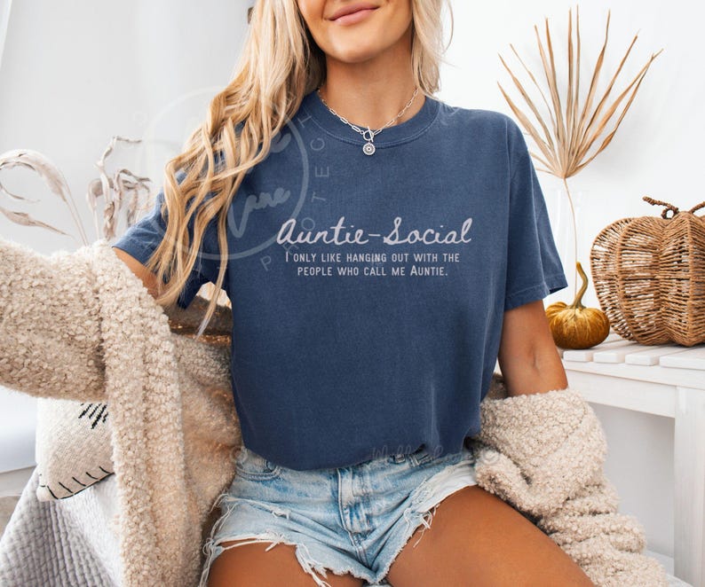 Comfort Colors® Auntie Gift Tshirt, Funny Auntie-social Tee, New Auntie ...
