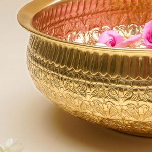 Decorative Traditional Indian Brass Bowl Vintage Urli for Floating ...