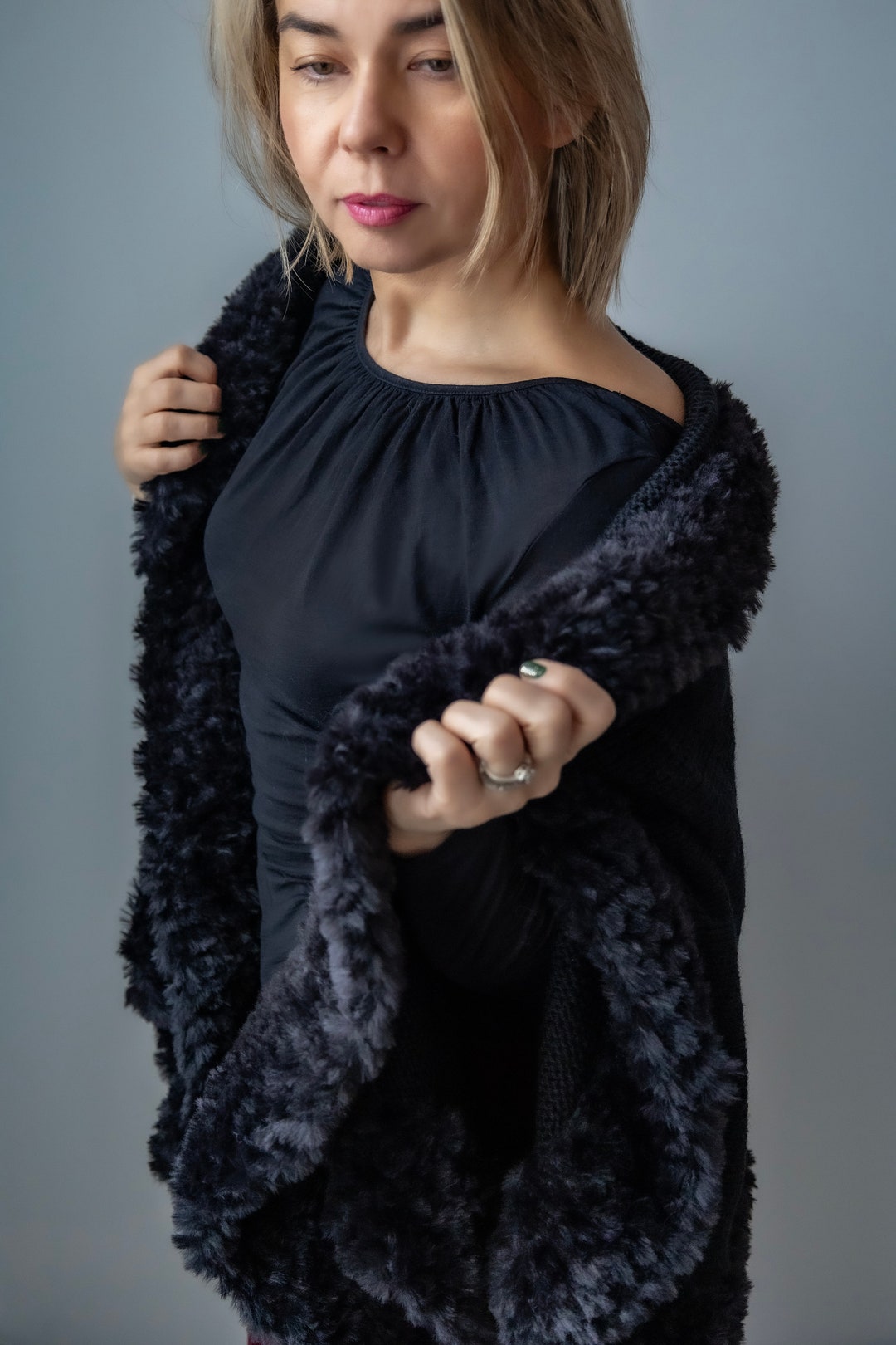 Cable Knitted Cloak, Cape, Shoulder Cover Large With Faux Fur, Elegant ...