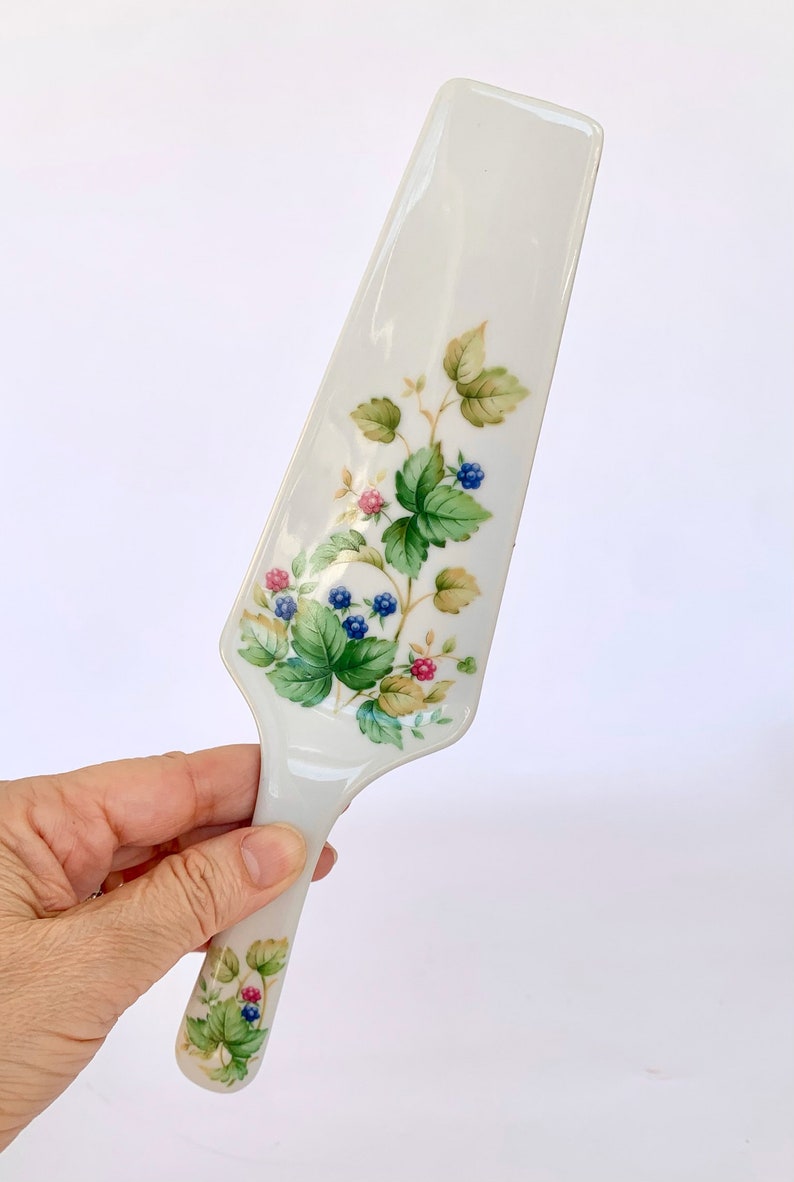 Porcelain Cake Pie Server Andrea by Sadek Berry and Vine - Etsy