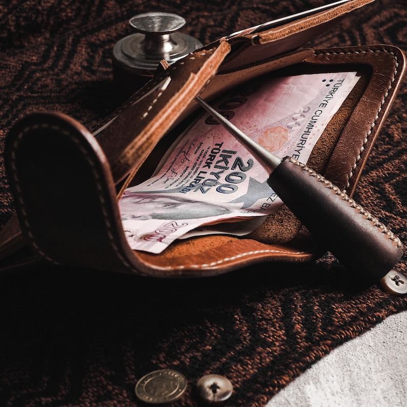 Prestige in Every Stitch: Ragna Genuine Leather Wallet – Elevate Your ...