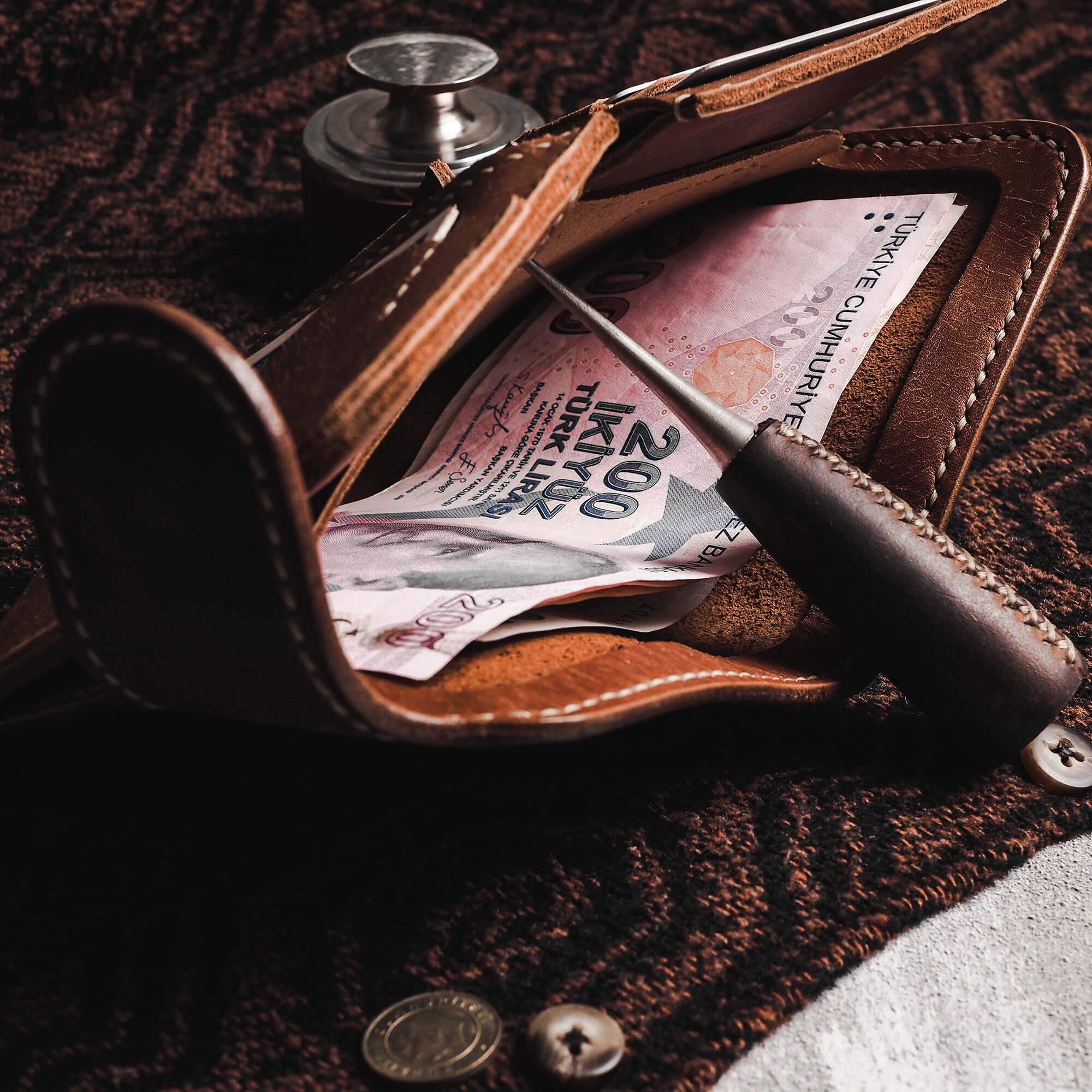 Prestige in Every Stitch: Ragna Genuine Leather Wallet – Elevate Your ...