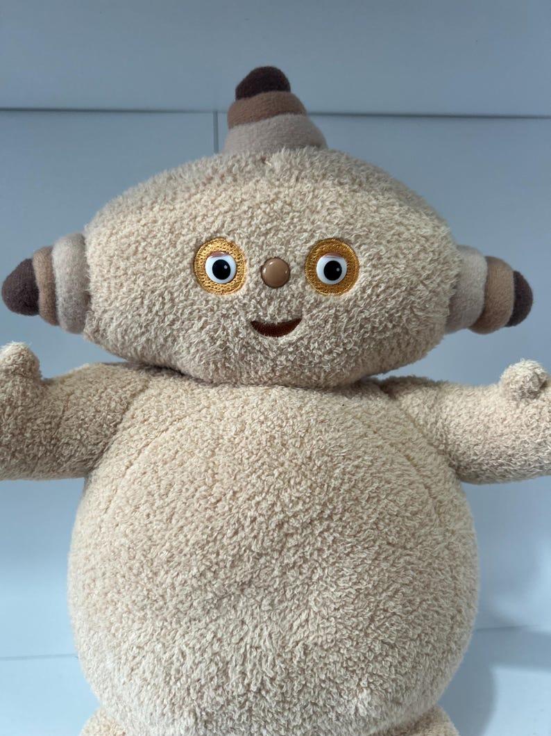 Hasbro Talking & Sounds Makka Pakka Soft Plush Toy in the Night Garden ...