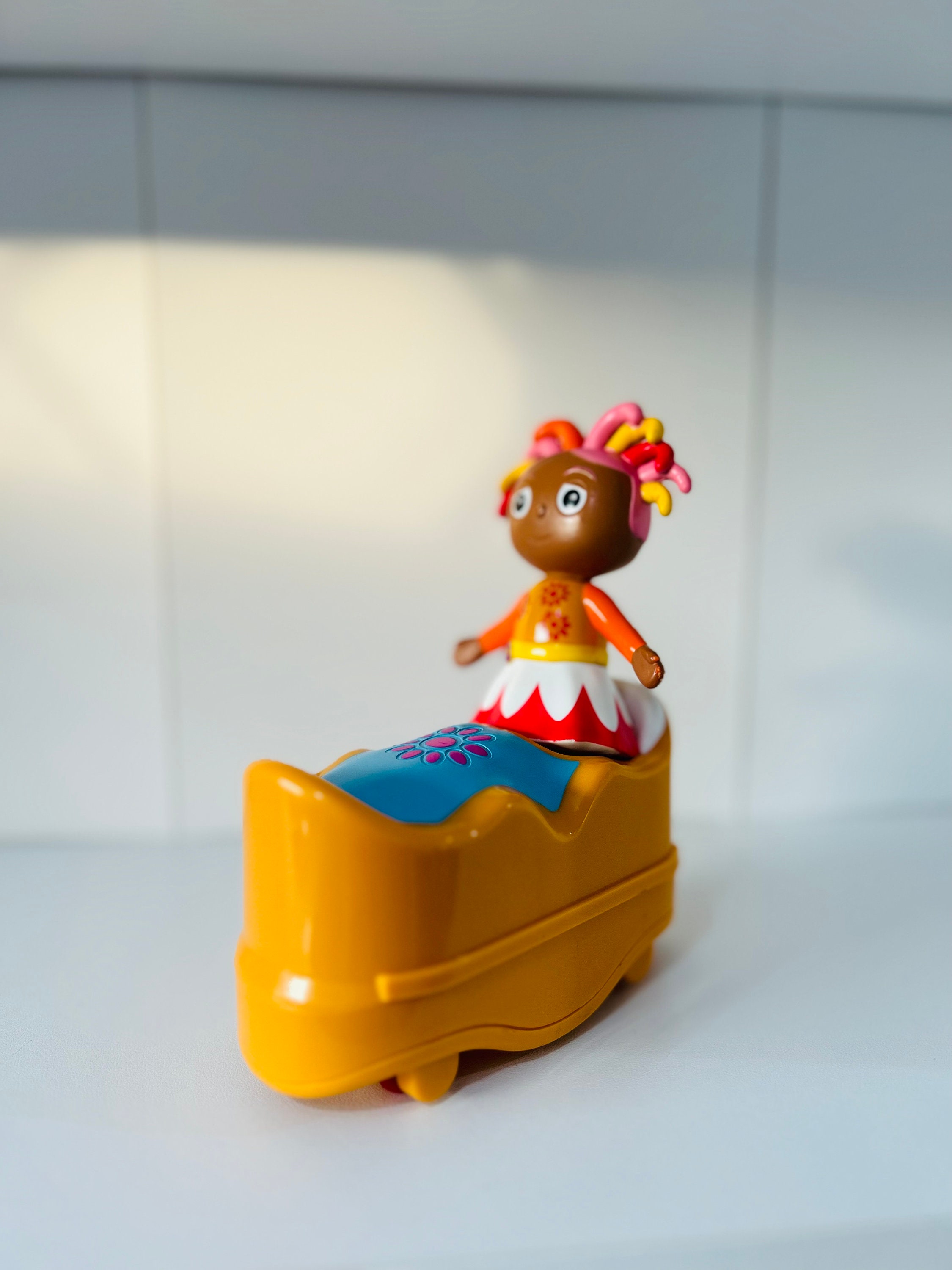 In the Night Garden Upsy Daisys Bed & Figure Set Rare Iggle Piggle ...