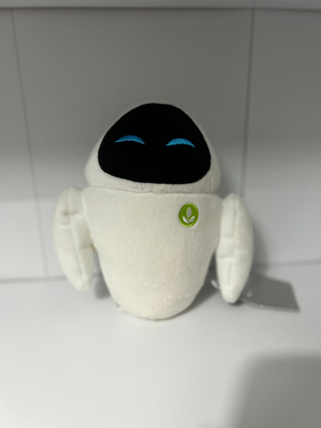 Pixar Eve Small Soft Plush Toy Wall-e Disney Store With Tags Attached ...