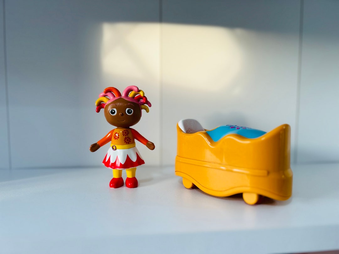 In the Night Garden Upsy Daisys Bed & Figure Set Rare Iggle Piggle ...