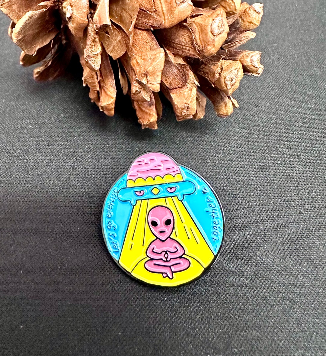 Alien and Spaceship Pin Brooch, Funny Brooch for Backpack Hats - Etsy