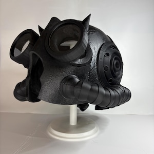 Impera Era Nameless Ghoul / Ghoullette Helmet - Handmade Cosplay Helmet ...
