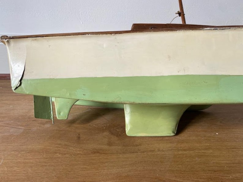 Kit Built Vintage 25 Inch Model Cabin Cruiser With Electric Motor ...