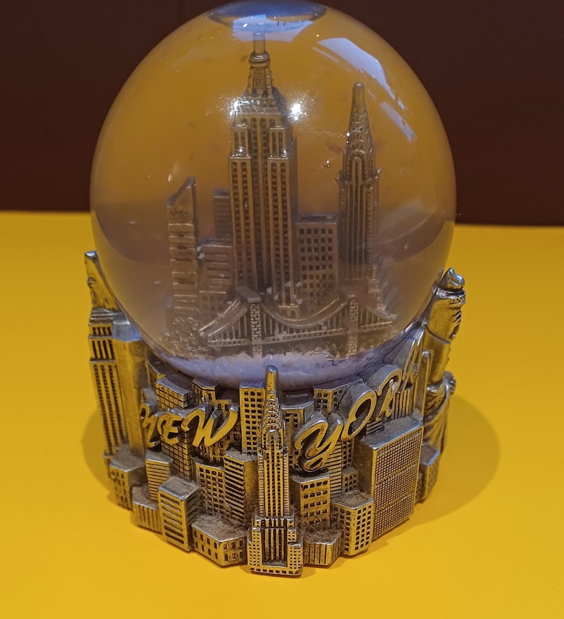 Zizousa New York Snow Globe NYC Snow Globe Souvenir Collectors Used ...
