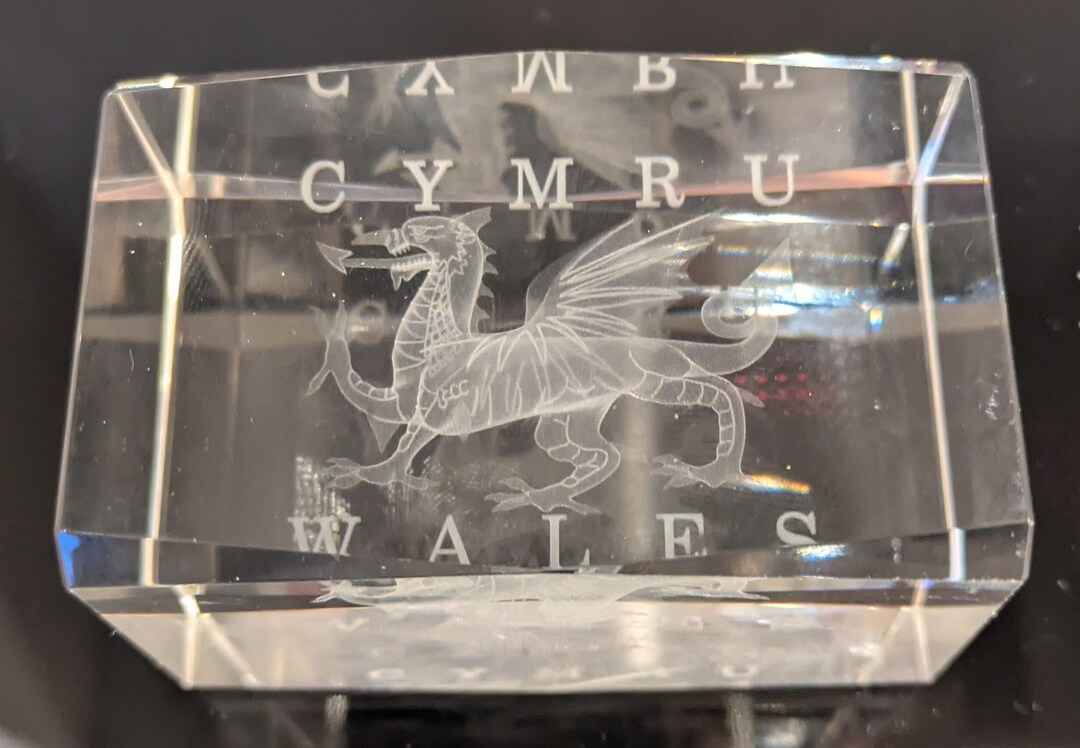 Vintage 3D Etched Square Crystal Paper Weight Inscribed Cymru, (wales ...