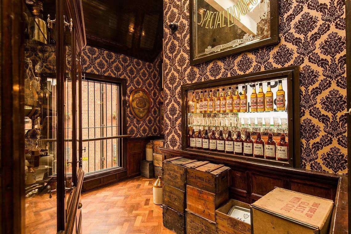 Belfast Damask Flock Wallpaper - Brown and Gold - Irish Bar Wallpaper ...