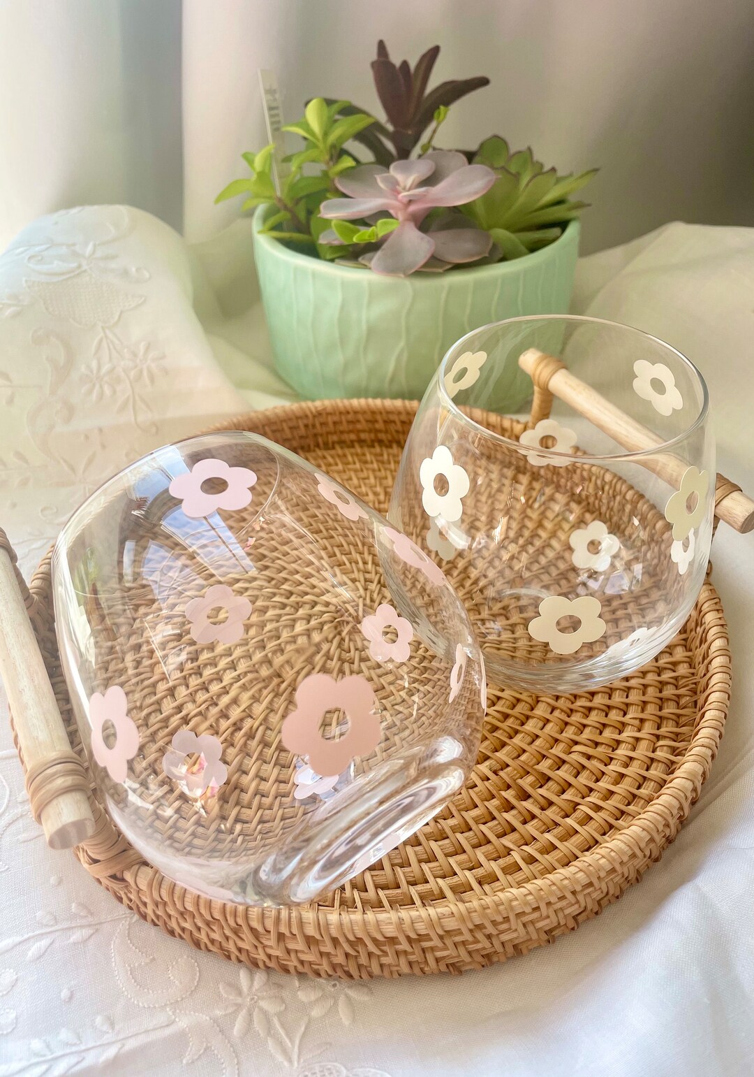 Daisy Flower Wine Glasses| Custom Wine Glass | Boho Daisy Wine Glass ...