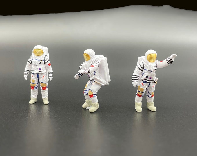 Astronauts. Miniature Human Figures. 1:64 Scale - Etsy