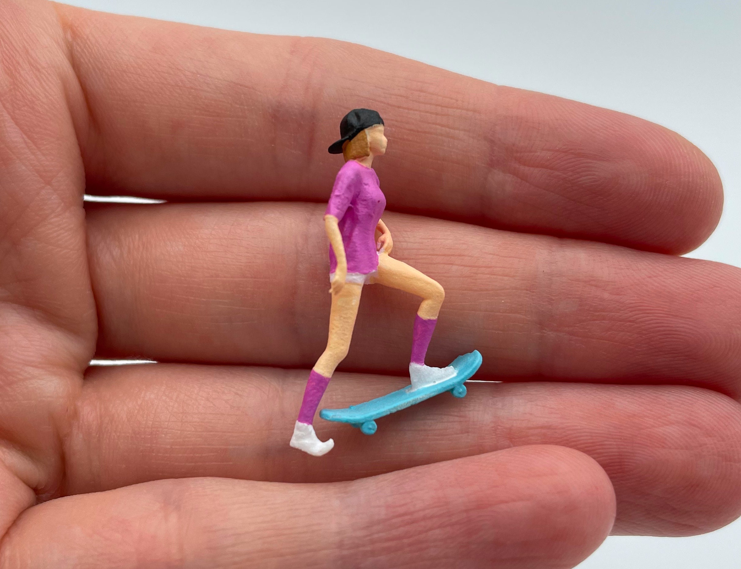 Athlete Sports Figures. Human Miniatures. 1:64 Scale. Skater, Ski ...