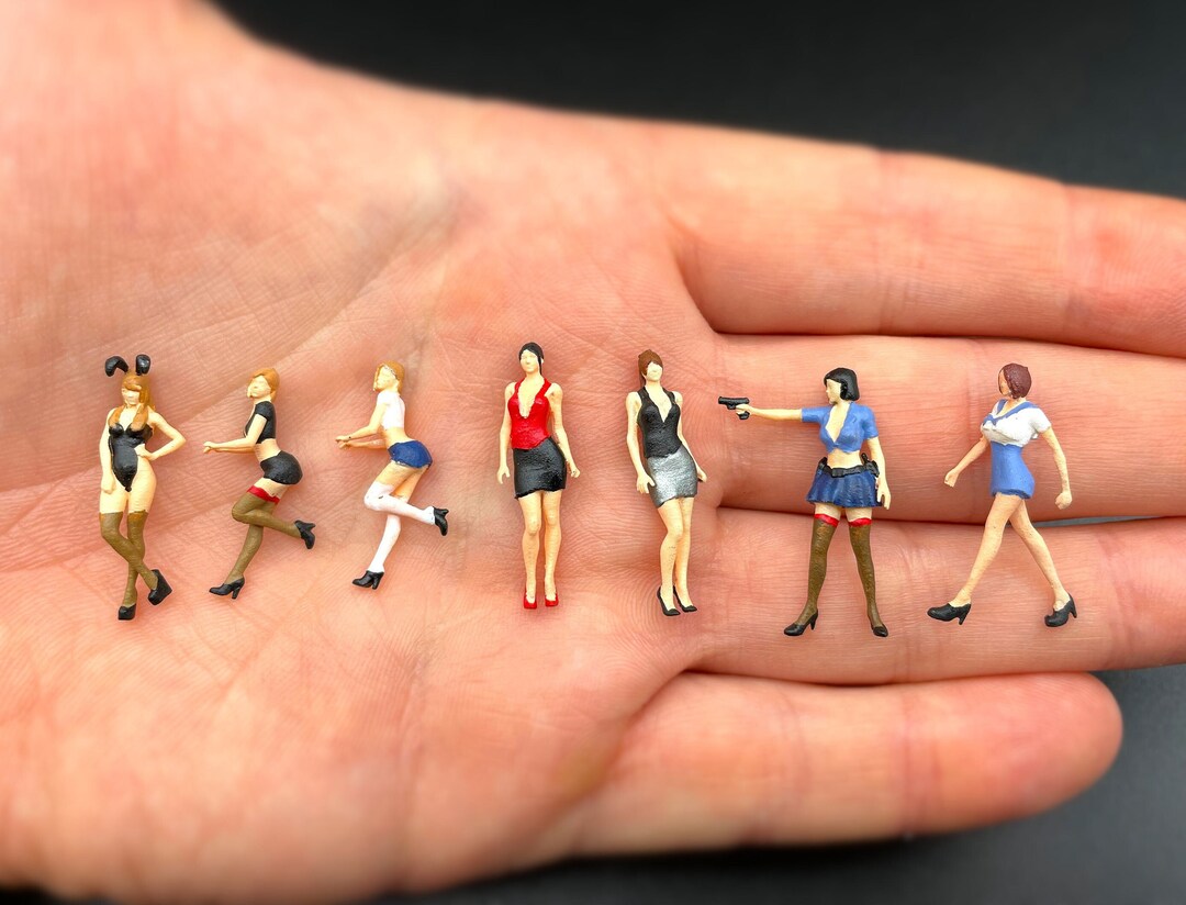 7 Female Figures. Human Miniatures. 1:64 S Scale. Bunny, Skirts, Gun - Etsy
