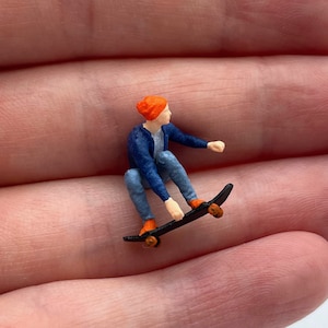 Athlete Sports Figures. Human Miniatures. 1:64 Scale. Skater, Ski ...