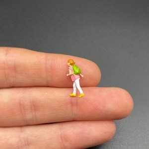 Miniature Children Playing Figures. 1:64 S Scale Model Figures. Boys ...