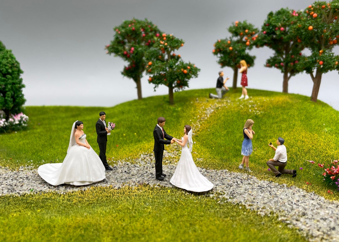 Miniature Couples Figures. 1:64, 1/87 Scale. Lovers Bride Groom Wedding ...