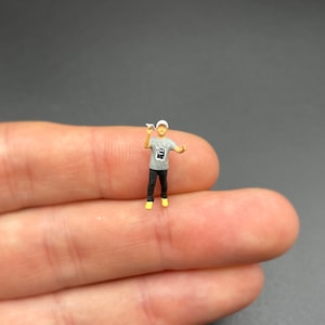 Miniature Children Playing Figures. 1:64 S Scale Model Figures. Boys ...