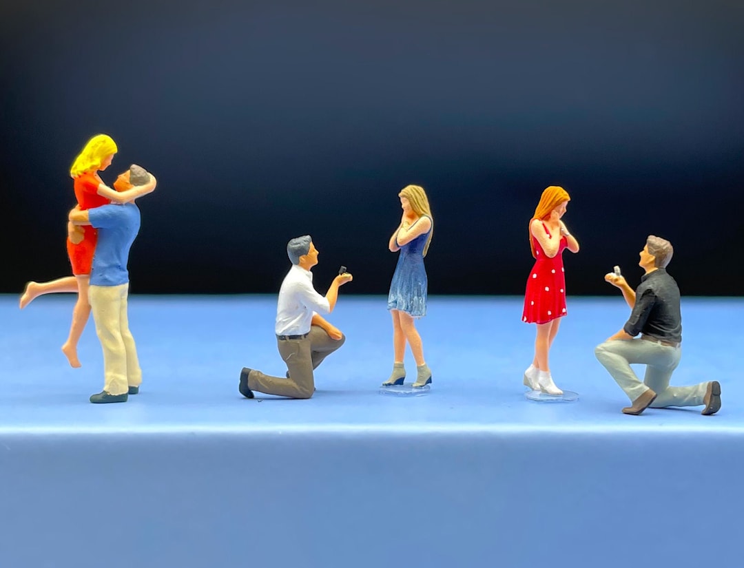 Miniature Couples. Proposal / Engagement Figures. 1:87 Scale - Etsy