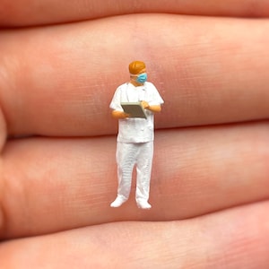 Nurse Doctor Surgeon. Hospital Worker Figures. 1:87 HO Scale Miniatures ...