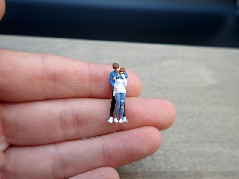 Miniature Couples. Proposing and Embracing. 1:64 Scale - Etsy
