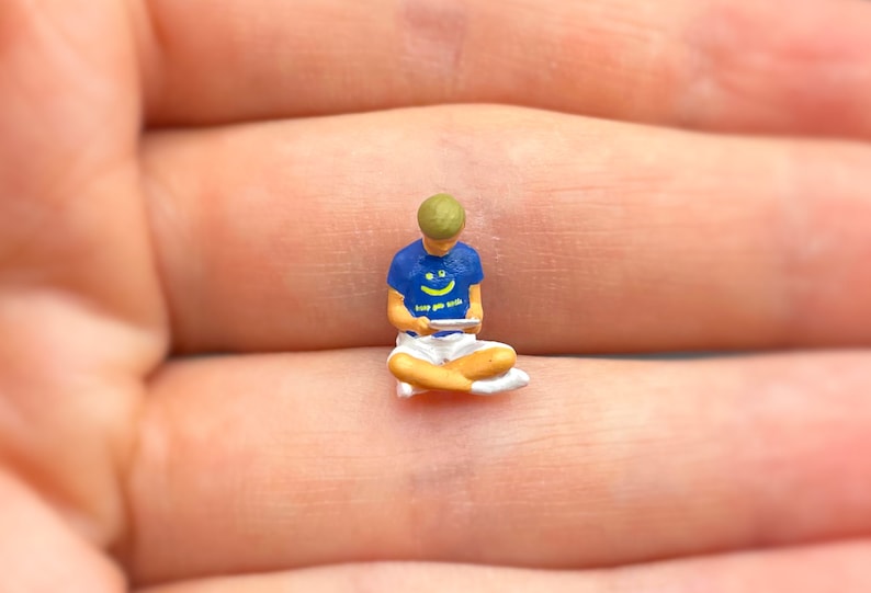 Miniature Children Playing Figures. 1:64 S Scale Model Figures. Boys ...