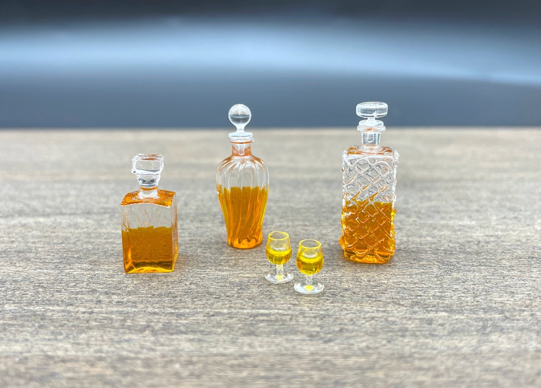 Miniature Whiskey Decanters and Glasses. 1:12 1/24 Scale Dollhouse ...