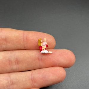 Miniature Children Playing Figures. 1:64 S Scale Model Figures. Boys ...