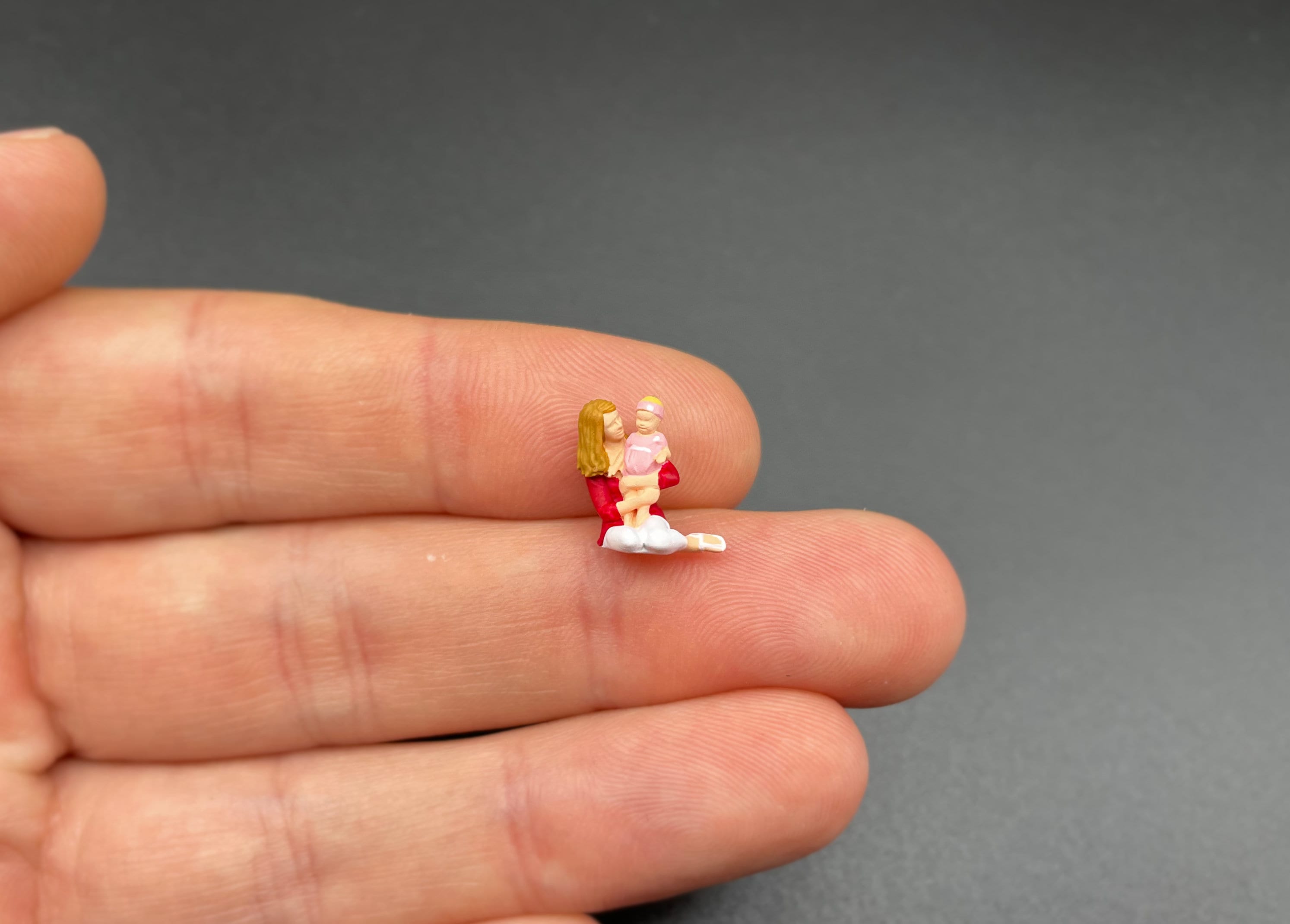 Miniature Children Playing Figures. 1:64 S Scale Model Figures. Boys ...