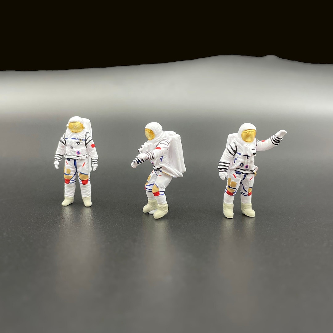 Astronauts. Miniature Human Figures. 1:64 Scale - Etsy Australia