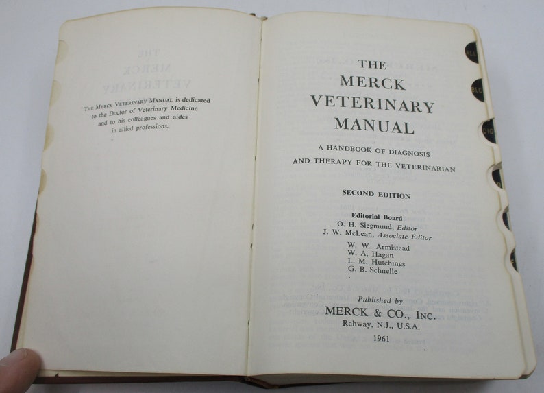 1961 Merck Veterinary Manual, Diagnosis and Therapeutics for ...