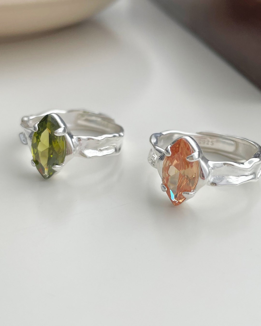 Bague en argent avec péridot naturel, pierre précieuse taillée en ...