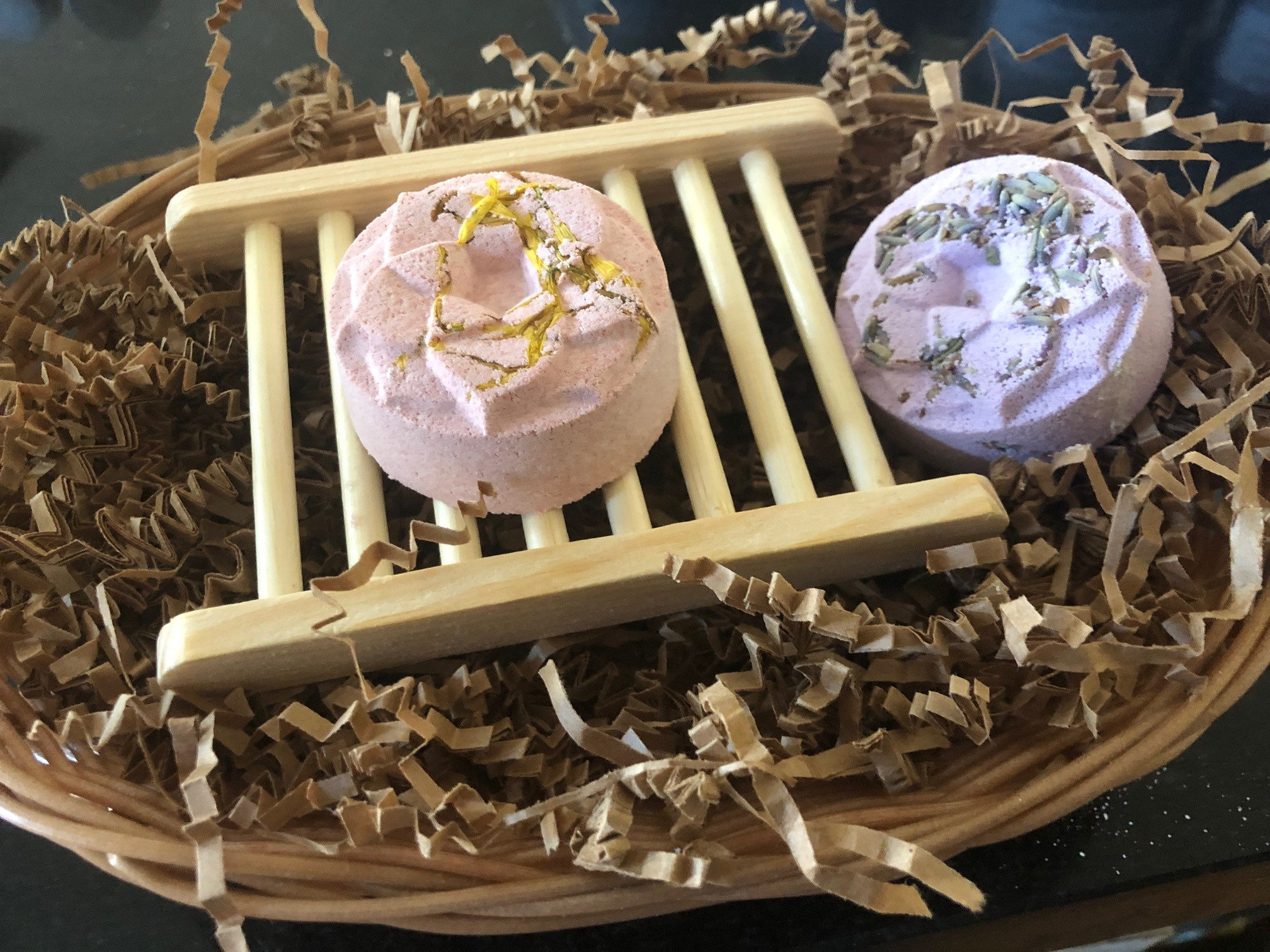 Homemade Aromatherapy Shower Bombs, Shower Steamers With Essential Oil ...