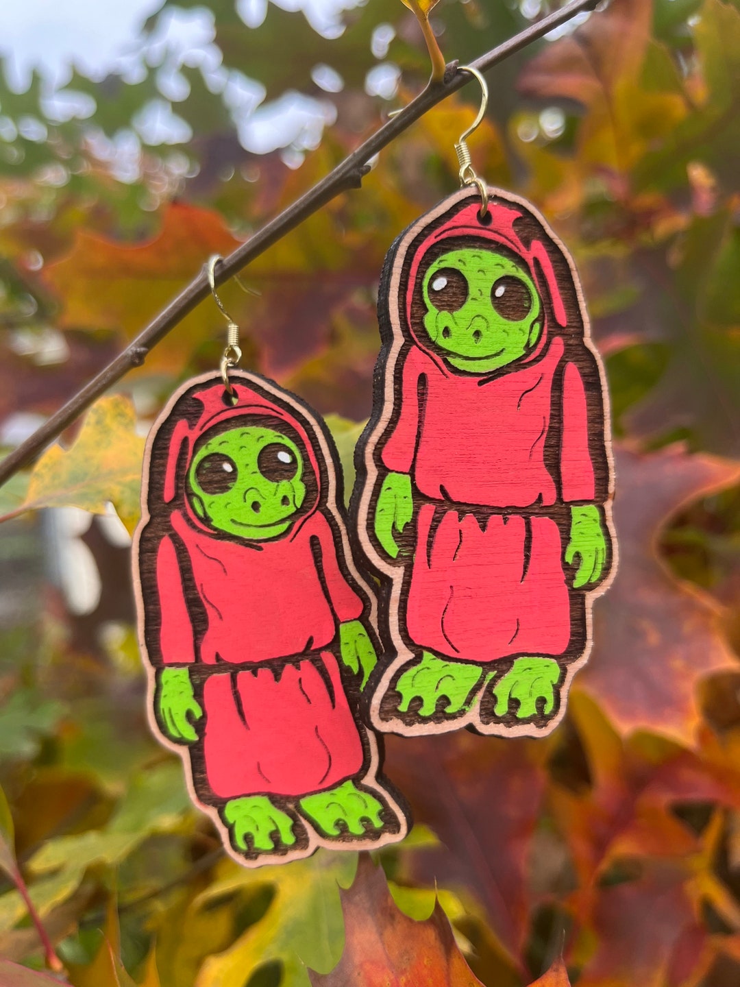 King Gizzard and the Lizard Wizard/ Baby Gator in Wizard Robe. Wood ...
